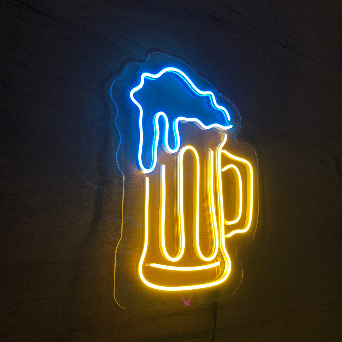 Letrero Led Neón en Forma de Tarro de Cerveza en Luz Azul Hielo y Amar ...